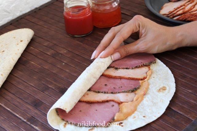 Deli tortilla roll ups - Unbelievably tasty! A classic recipe to serve ...