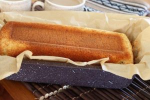 Easy english cake - A classic recipe for a delicious cake to eat with a ...