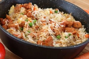 Chinese style chicken and rice - This is one of the best rice dishes I ...